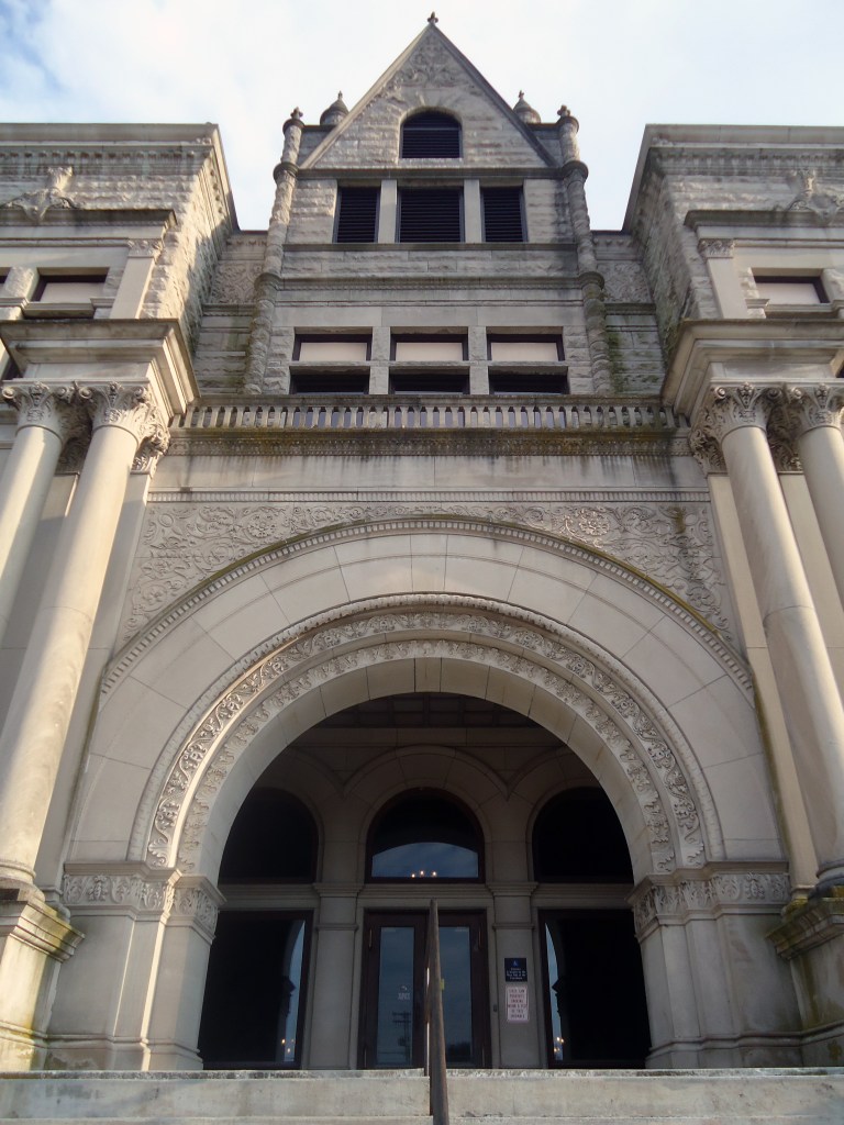 The Rush County, Indiana Courthouse (1896-) | Hiding in Plain Sight