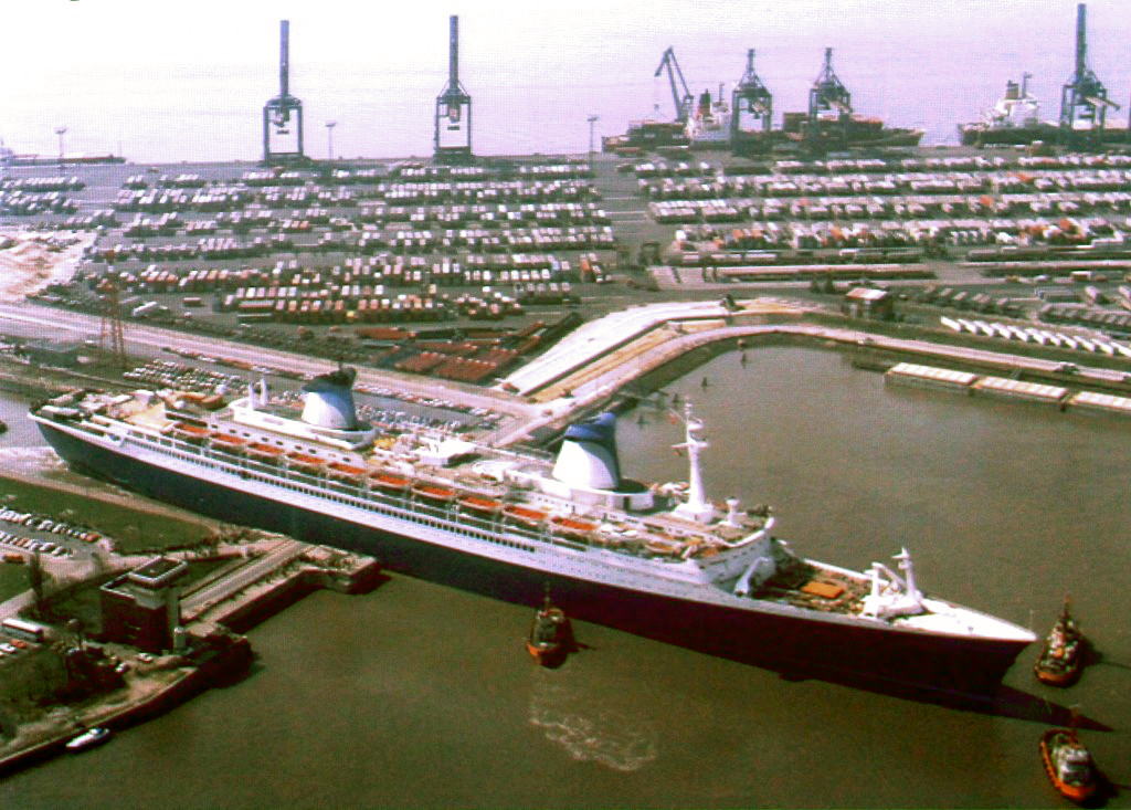 Legendary Liners: SS France / SS Norway | Hiding in Plain Sight