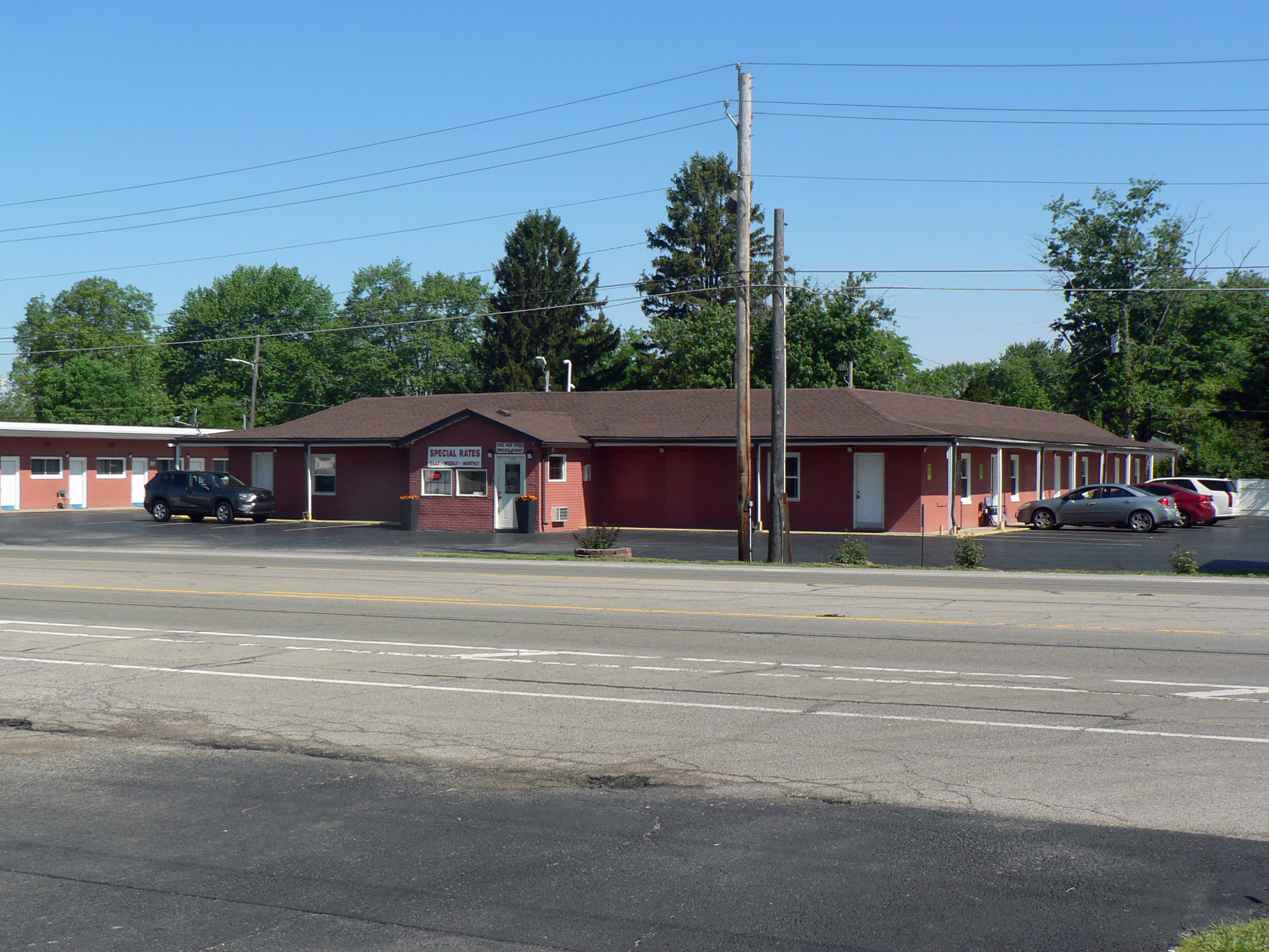 Greenfield’s Howard Hughes Motel on US-40 | Hiding in Plain Sight