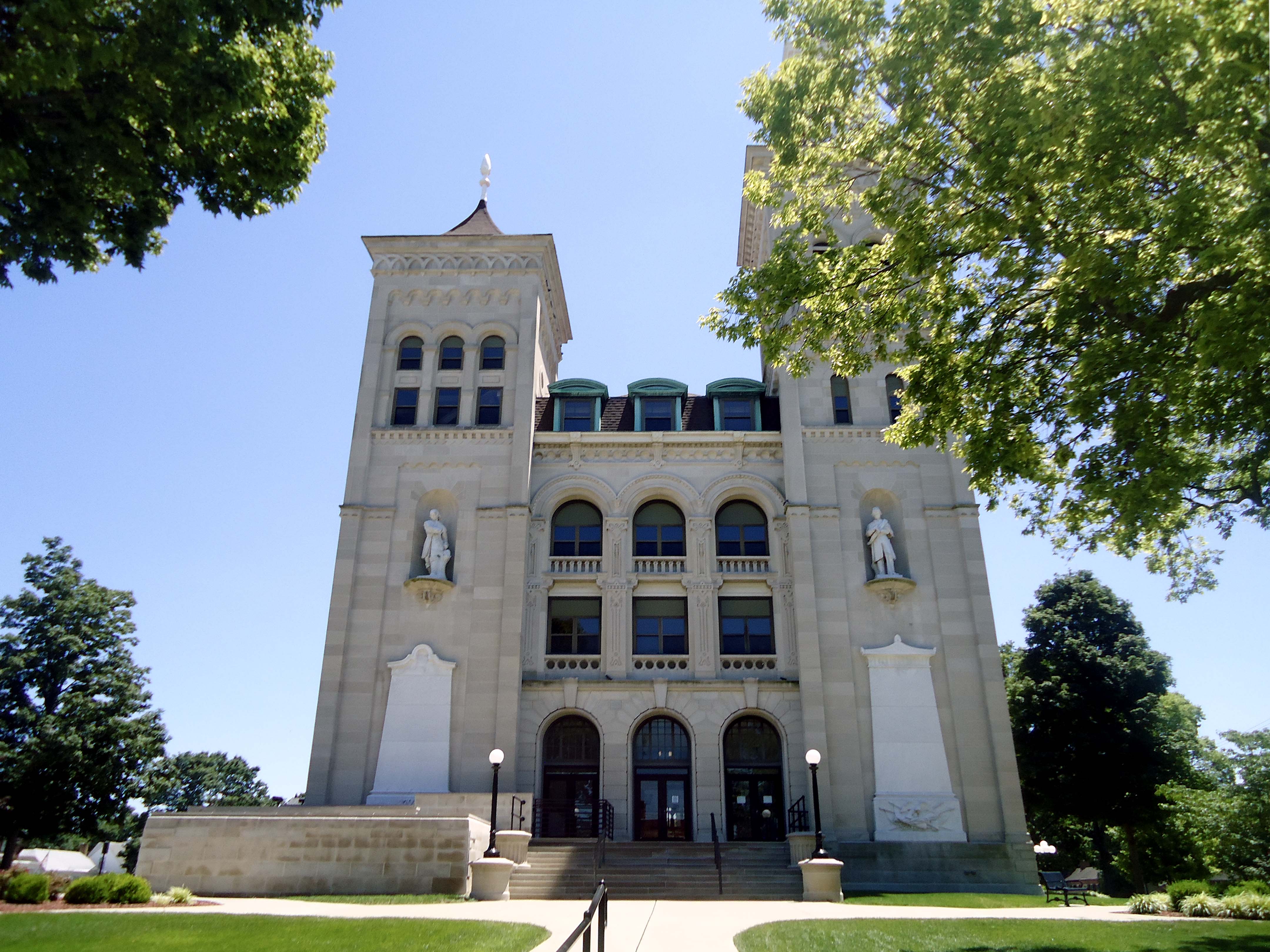 The Knox County, Indiana Courthouse (1876-) | Hiding in Plain Sight