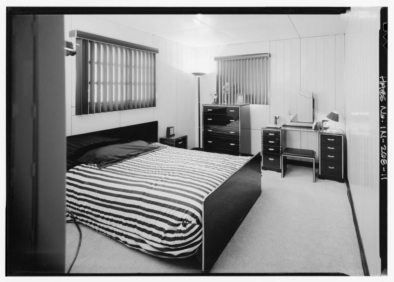 One last Lustron for now…in Elwood | Hiding in Plain Sight