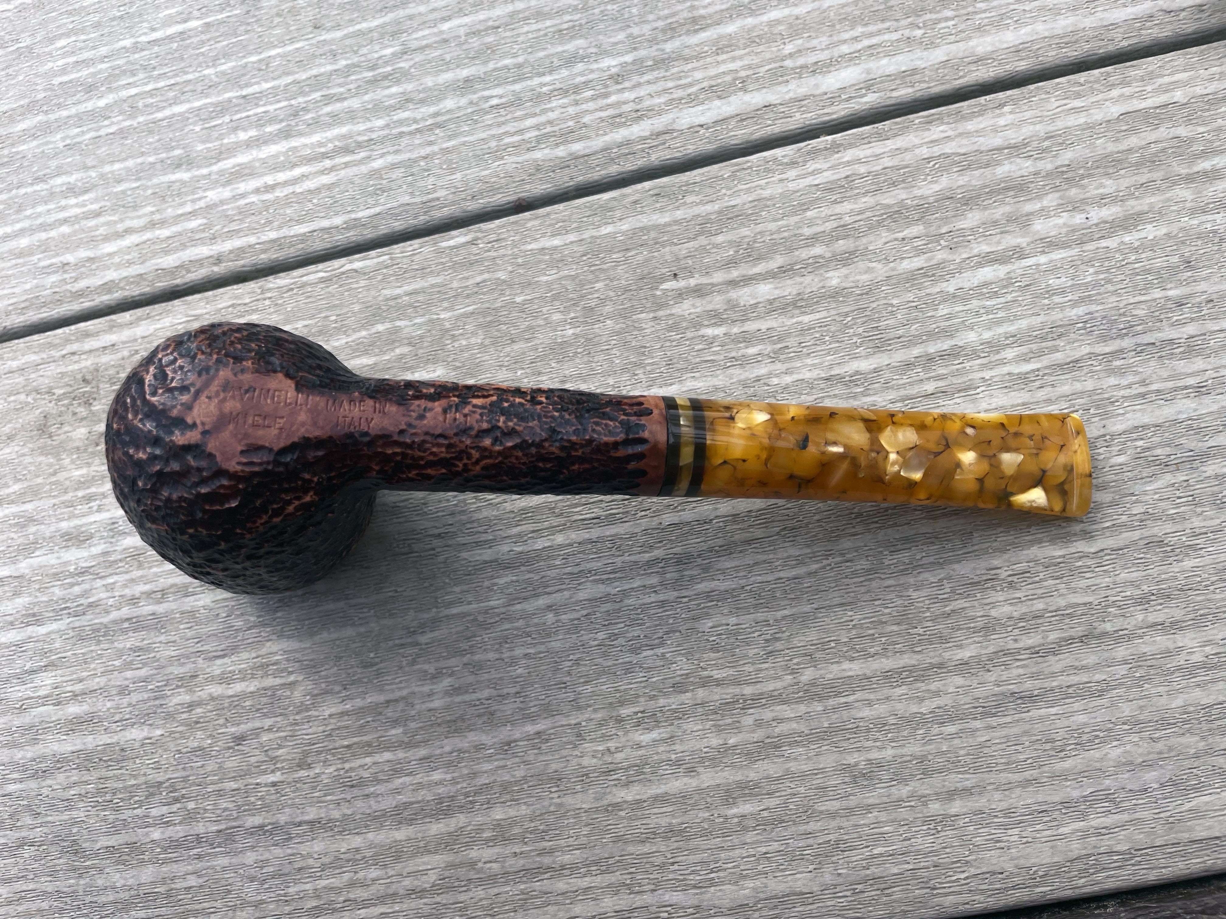 Savinelli’s Miele is a real honey of a pipe | Hiding in Plain Sight