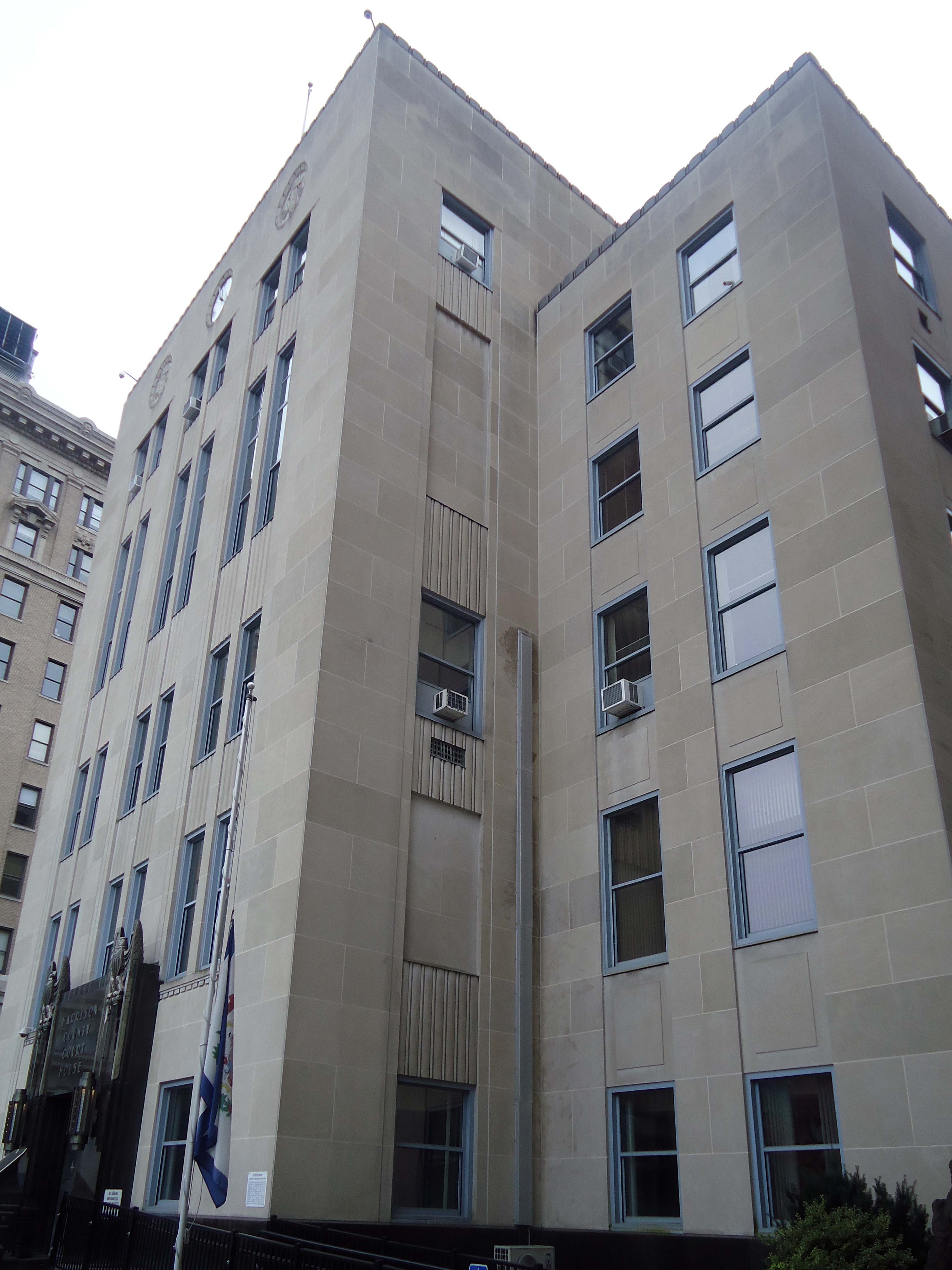 The Harrison County Courthouse in West Virginia (1932-) | Hiding in ...