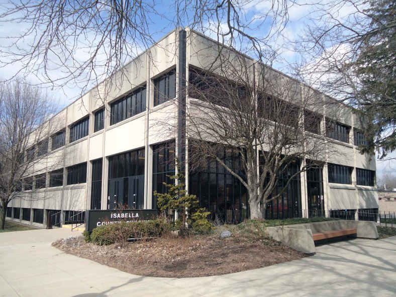 Michigan’s Isabella County Courthouse (1972-2000) | Hiding in Plain Sight