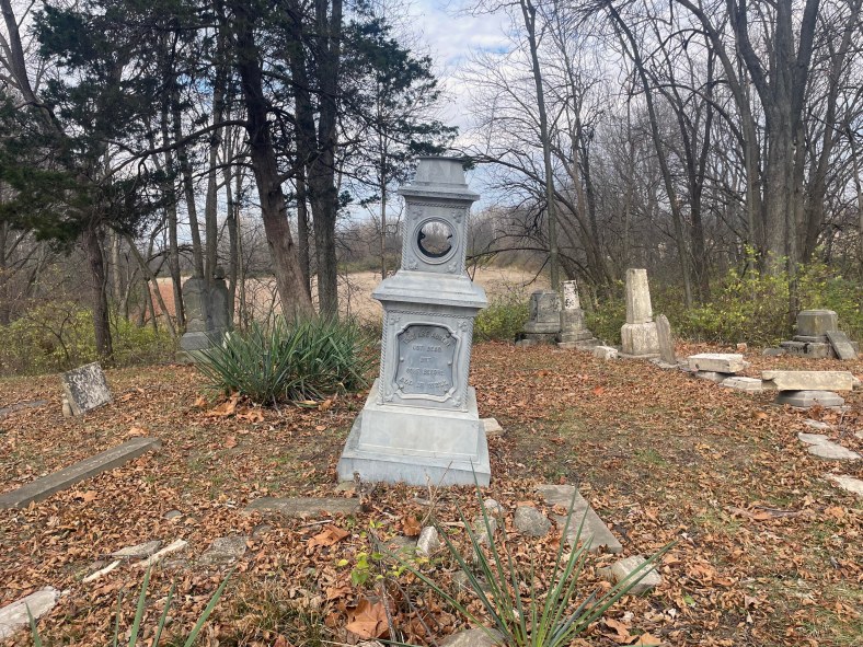 The sad state of Sharp Cemetery | Hiding in Plain Sight