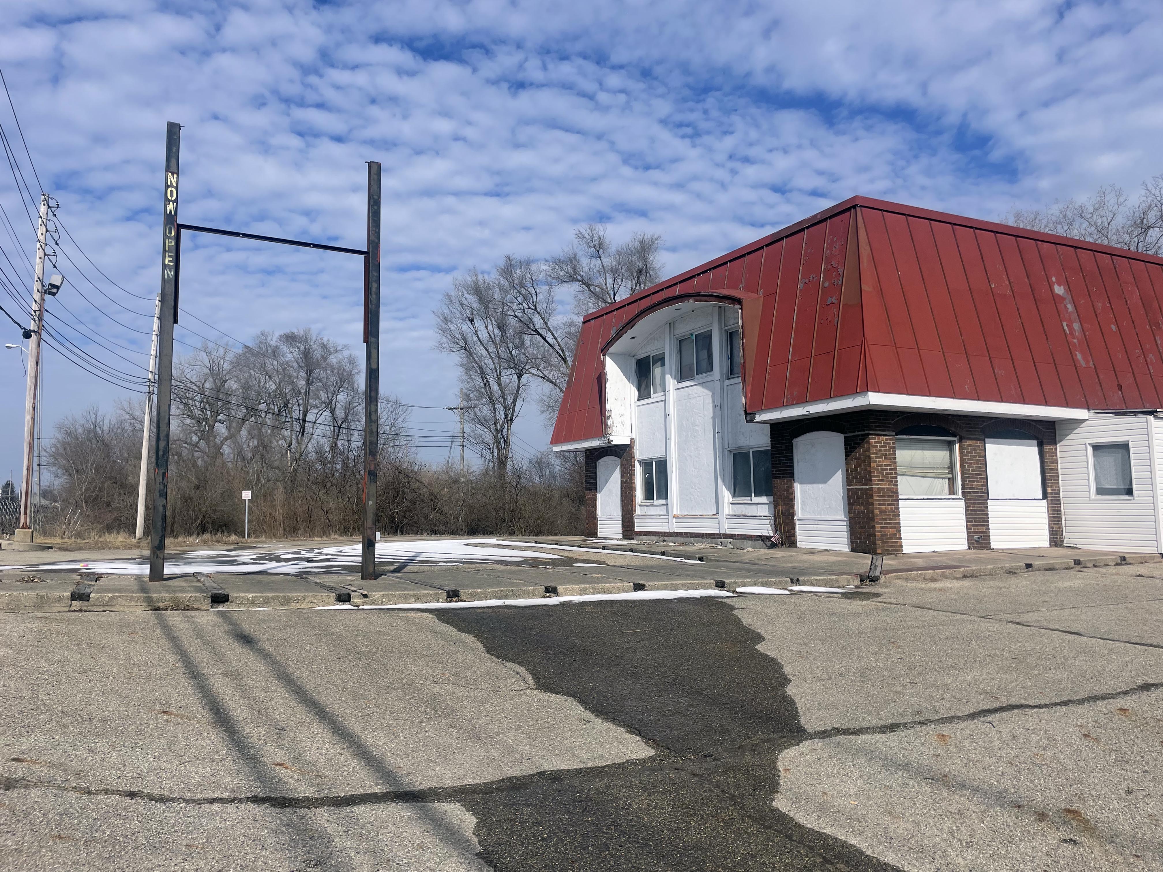 A shuttered Sir Beef in Anderson | Hiding in Plain Sight