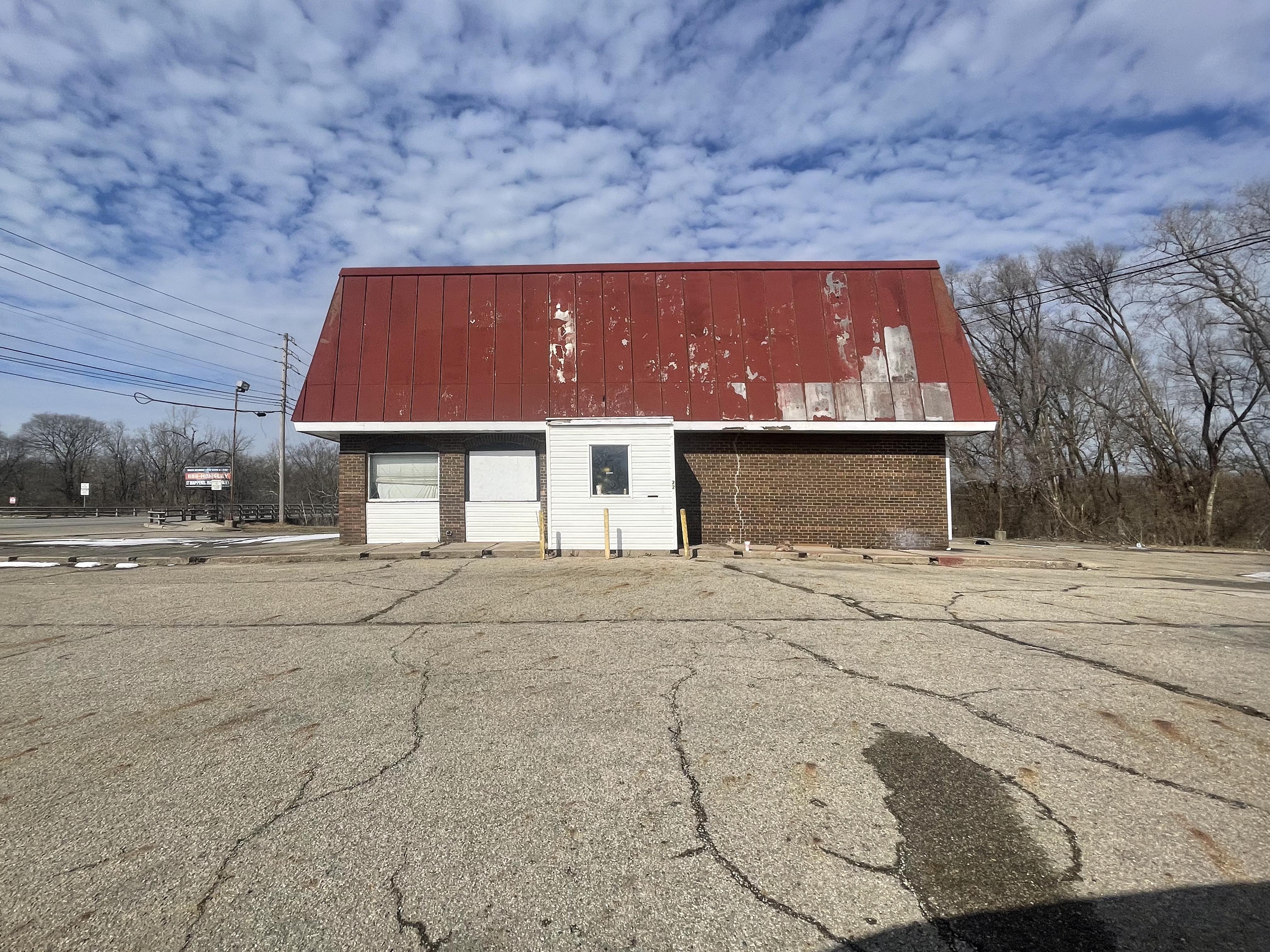 A shuttered Sir Beef in Anderson | Hiding in Plain Sight