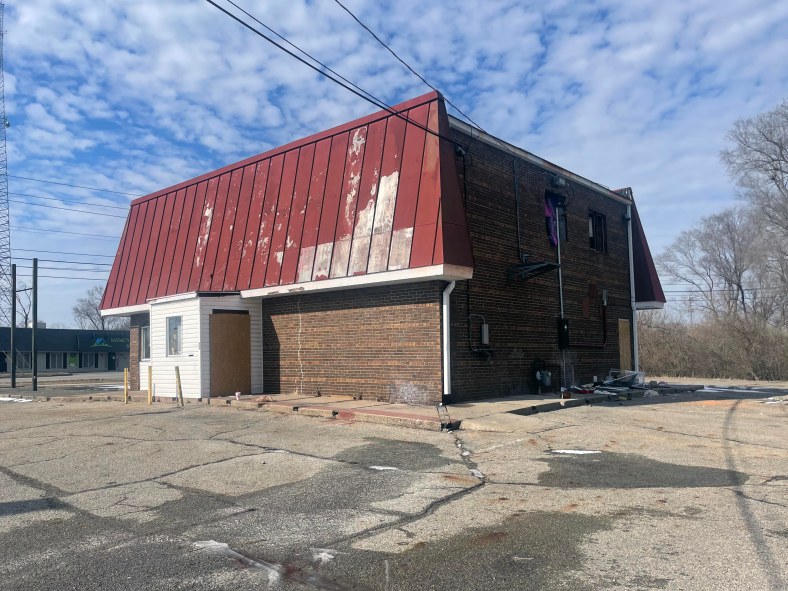 A shuttered Sir Beef in Anderson | Hiding in Plain Sight